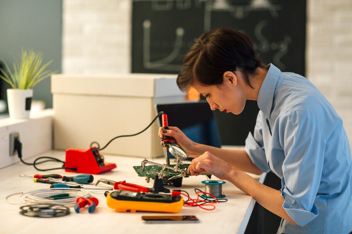 4 Tips for Hiring Electrical Engineering Staff - Raise